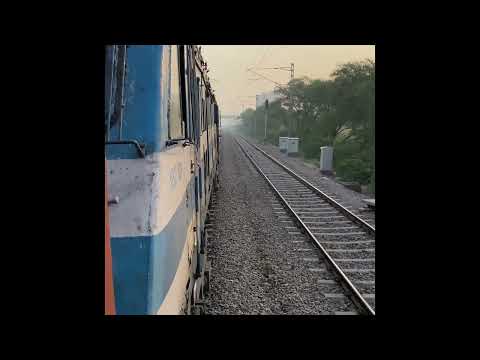Indian Railways WDP3A ‘Toaster’ TKD Tughlakabad 15527 train 14727 Tilak ...