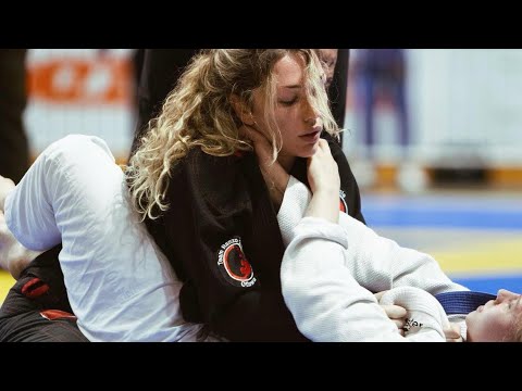 Anna Mika Kay - SAU - YouTube