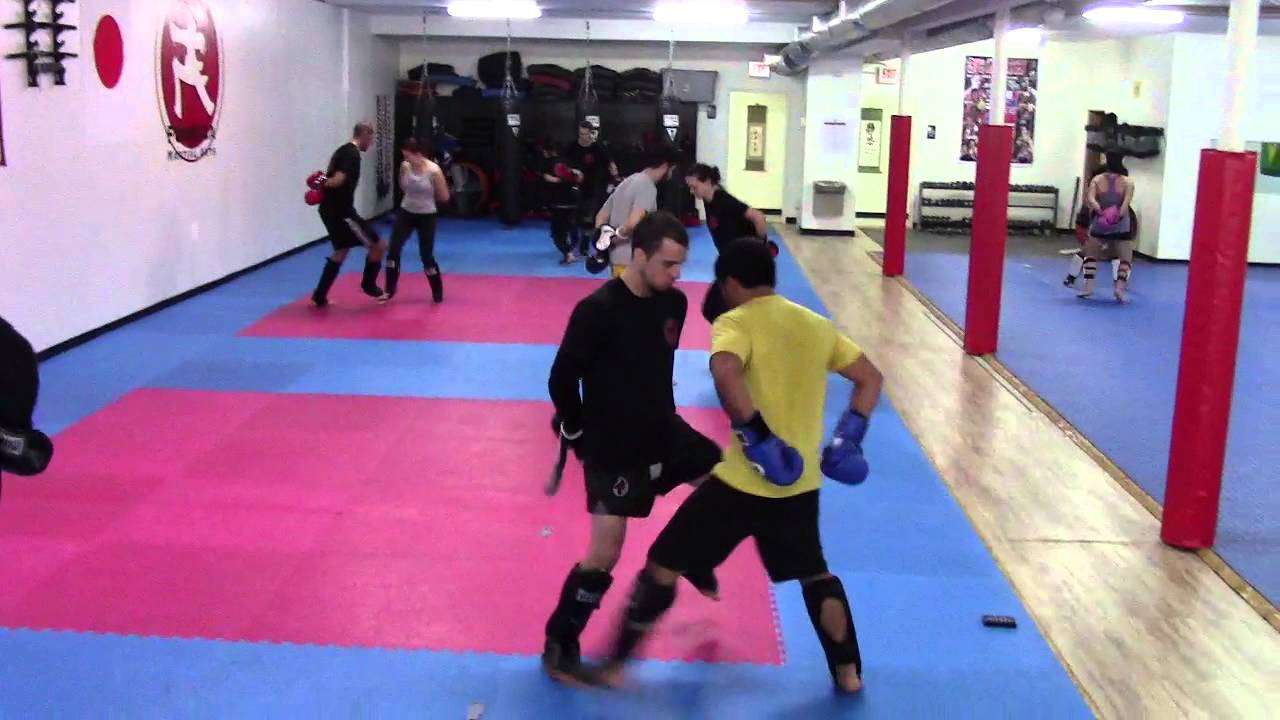 Chicago Muay Thai Kickboxing Club Footwork Drill - YouTube