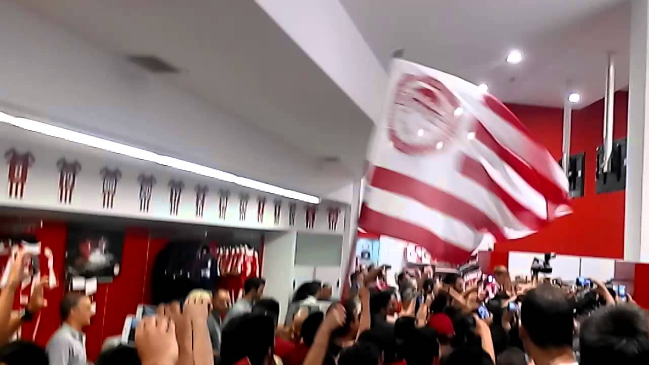 Υποδοχή Αφελαι στο RED Store - YouTube