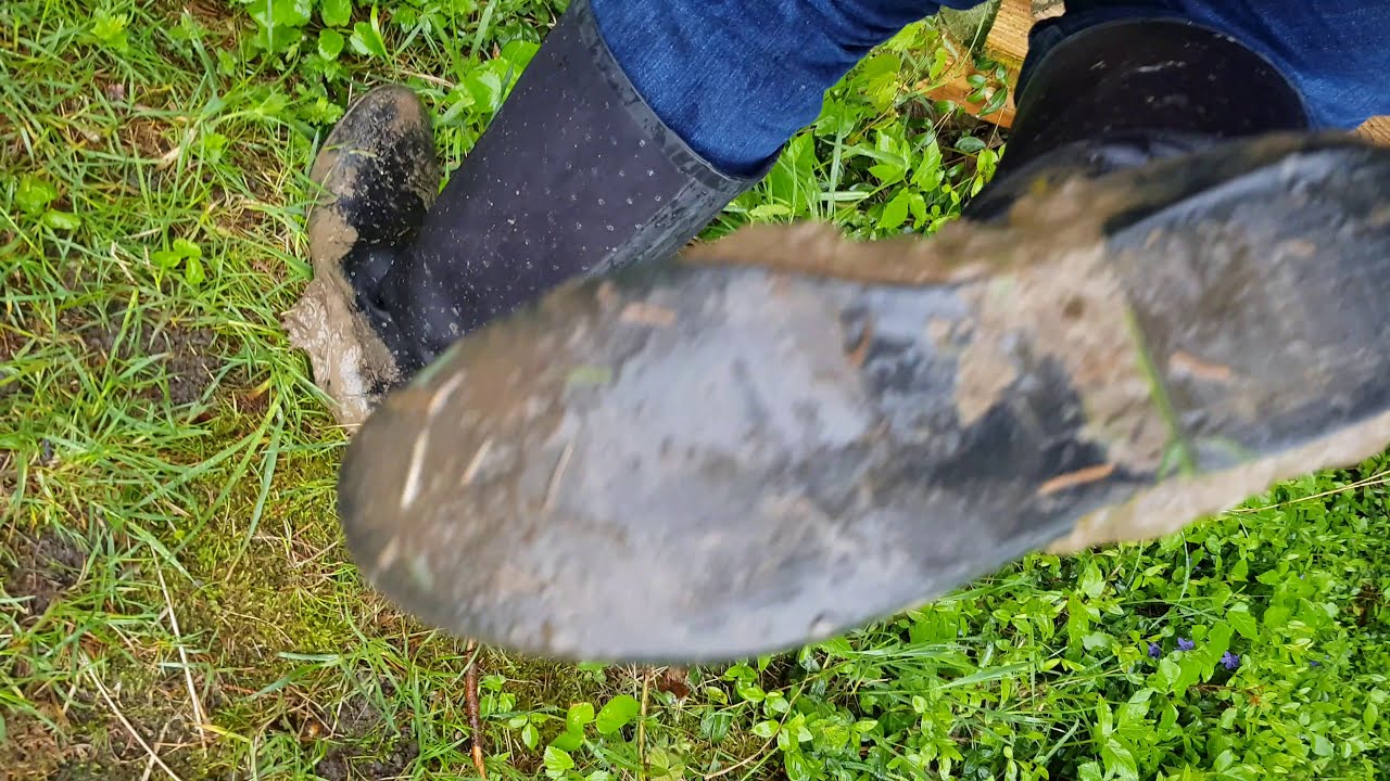 Sippery walk in Mud - YouTube