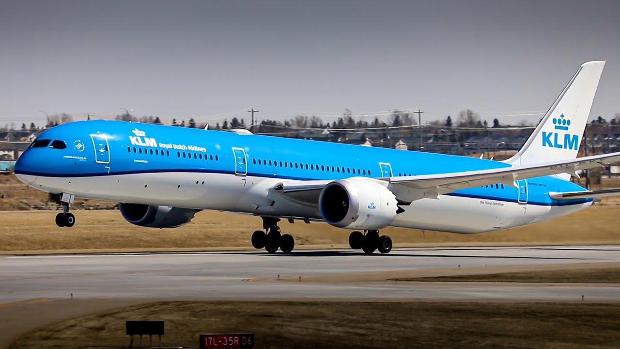 FIRST 787-10 IN CALGARY! KLM Boeing 787-10 Dreamliner Takeoff - YouTube