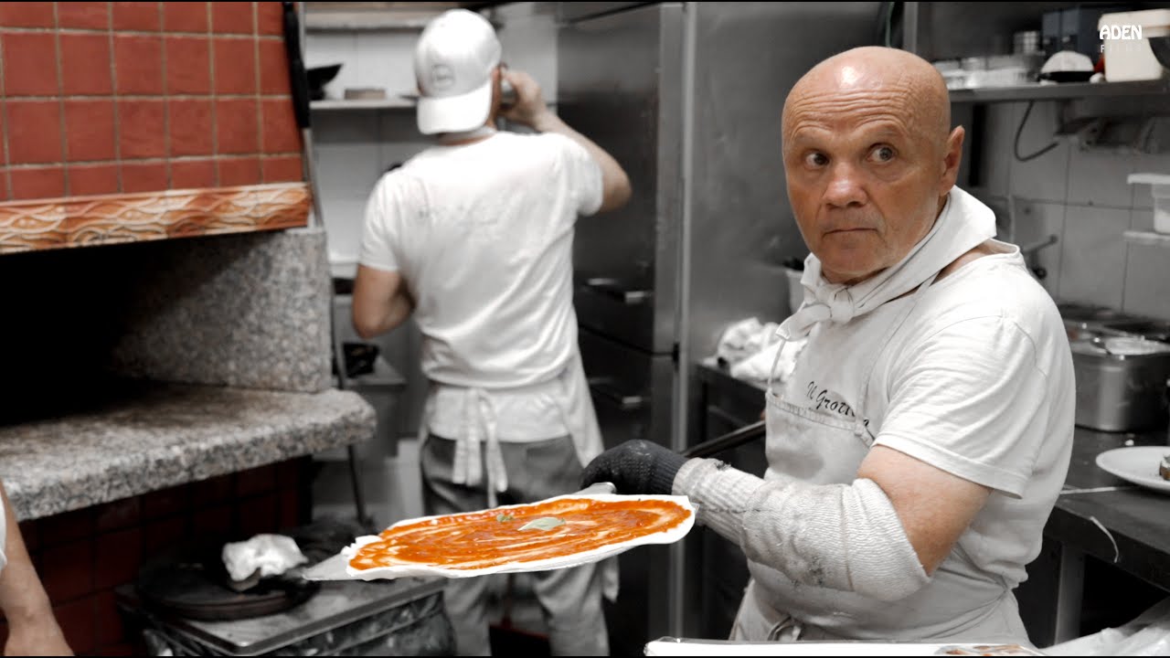 Busy Pizzeria in Rome - Hot Sommer Night in Italy - YouTube
