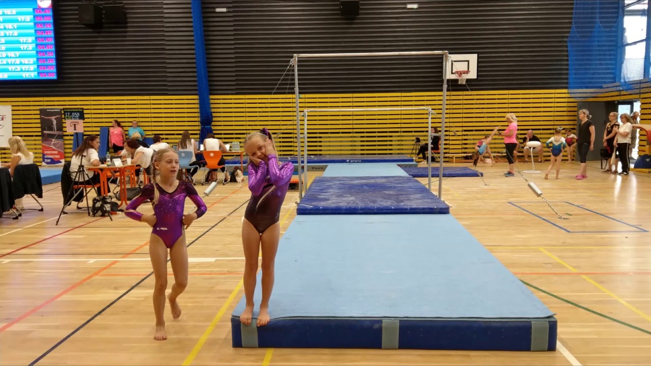 👍 Naše jednička Linda doporučuje Airtrack MASTERJUMP 🤸 - YouTube