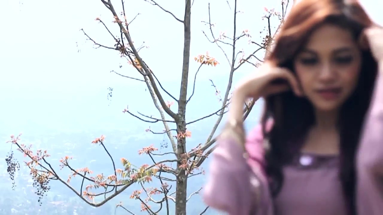 เพลงอินโดนีเซียGADIS MUTMUT SURGA ATAU NERAKA - YouTube