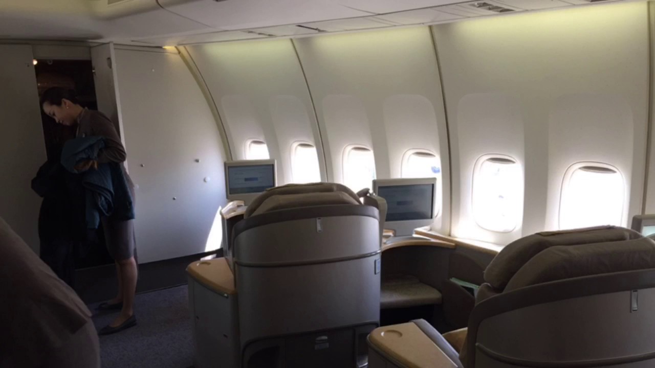 Asiana First Class cabin Seoul to Frankfurt. First class flight ICN to ...