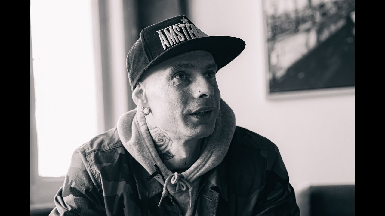 Edward van Gils - Shirts and Skins - YouTube