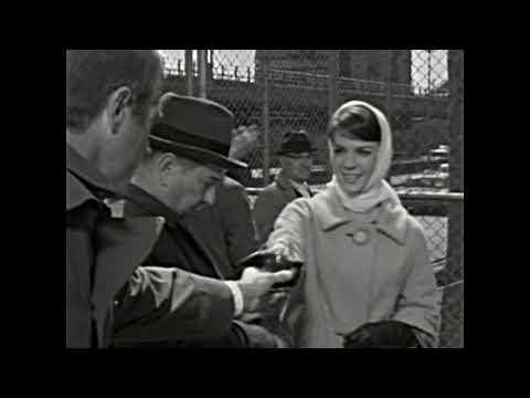 Headscarf in BW movies II - YouTube
