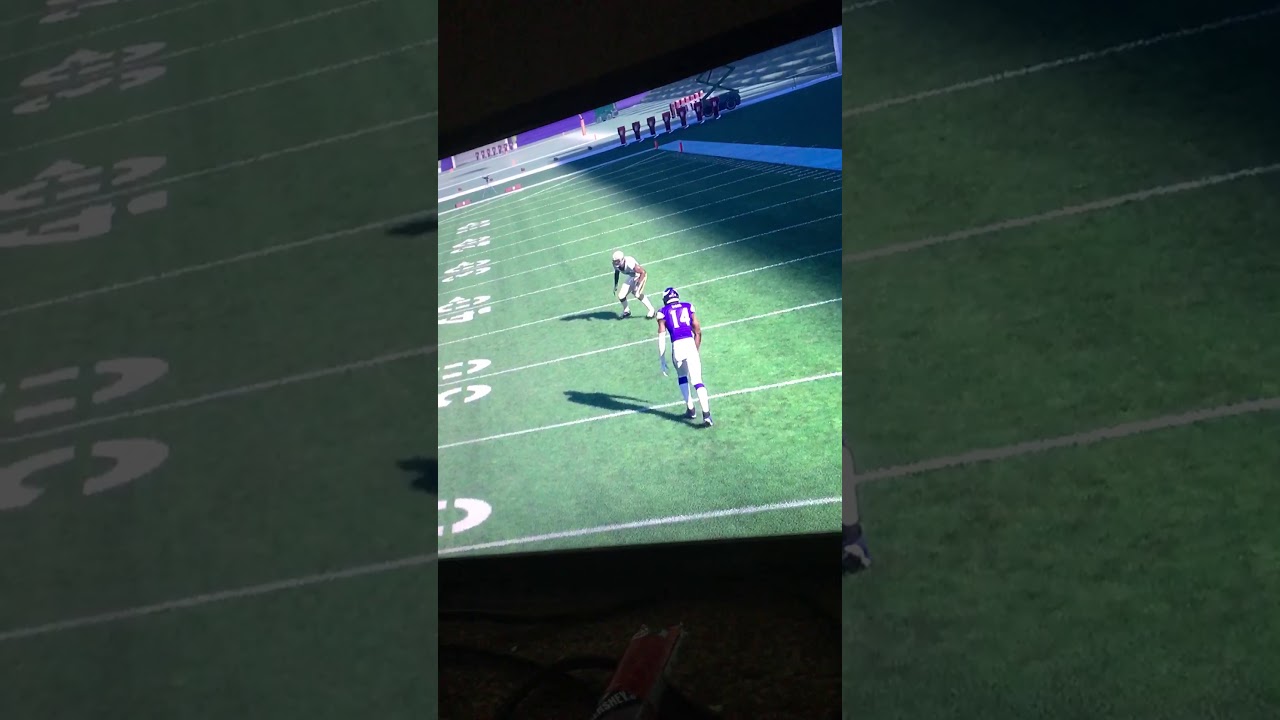 Animation of stefon diggs game winning play - YouTube