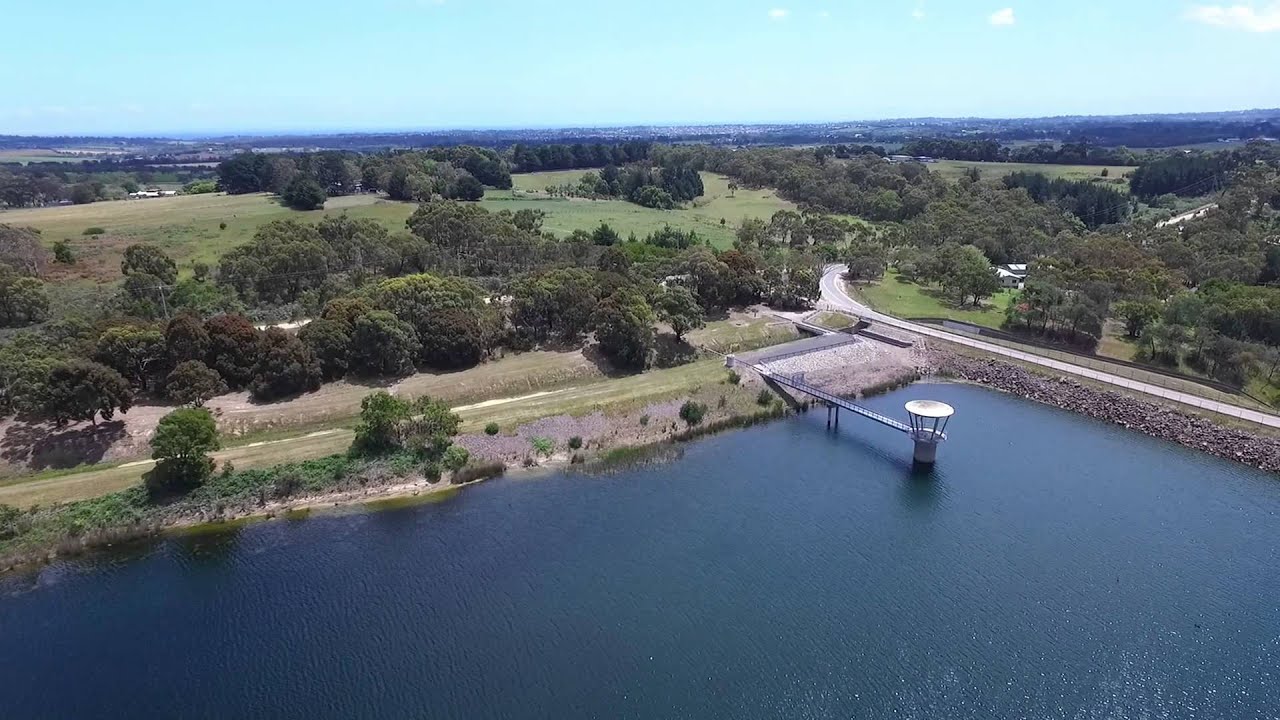 Phantom 3 Drone flight at Devilbend Reservoir Australia HD - YouTube