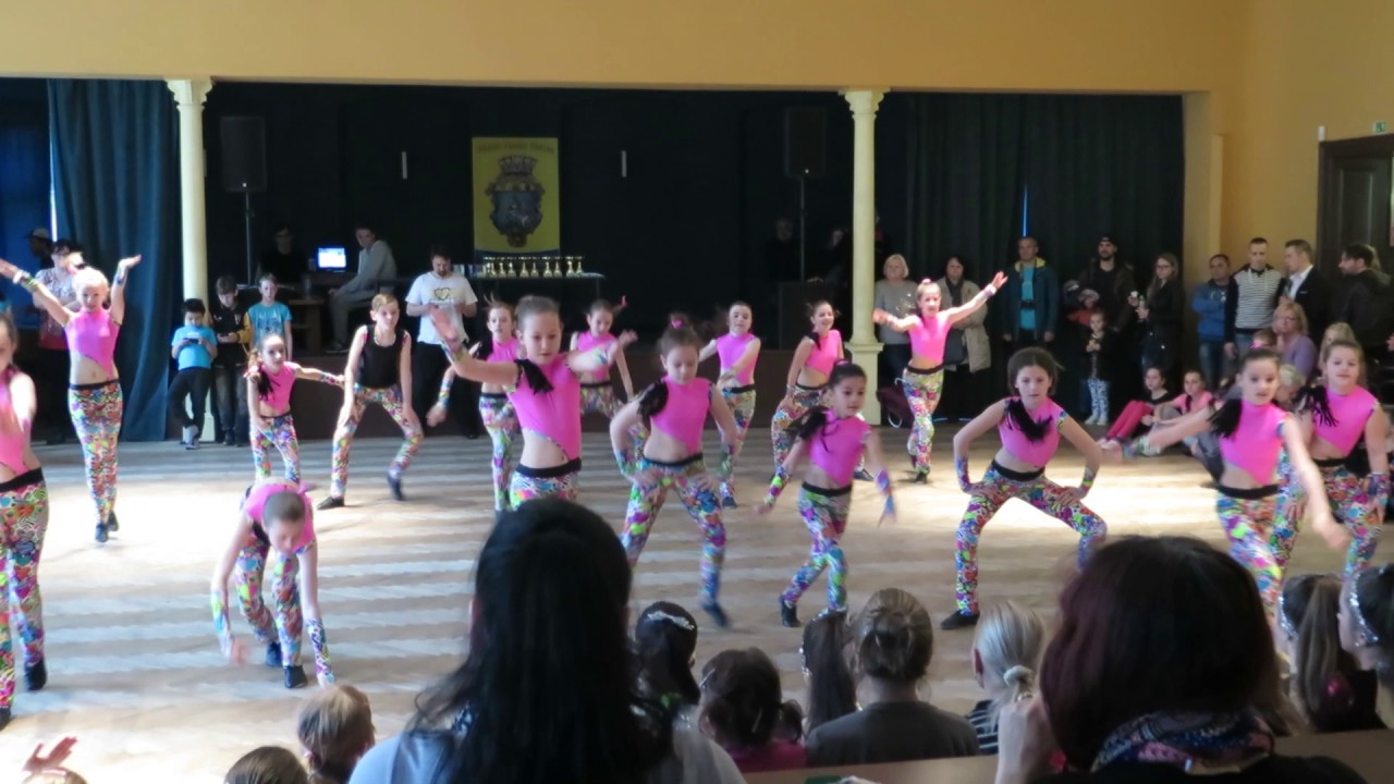 Demi dance - Tsunami - YouTube