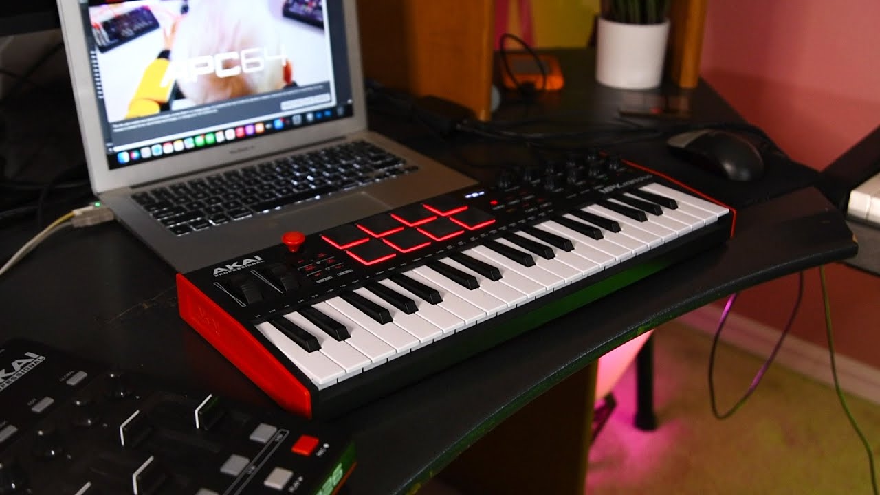 Using the Akai Mini Plus to cook up beats from scratch - YouTube