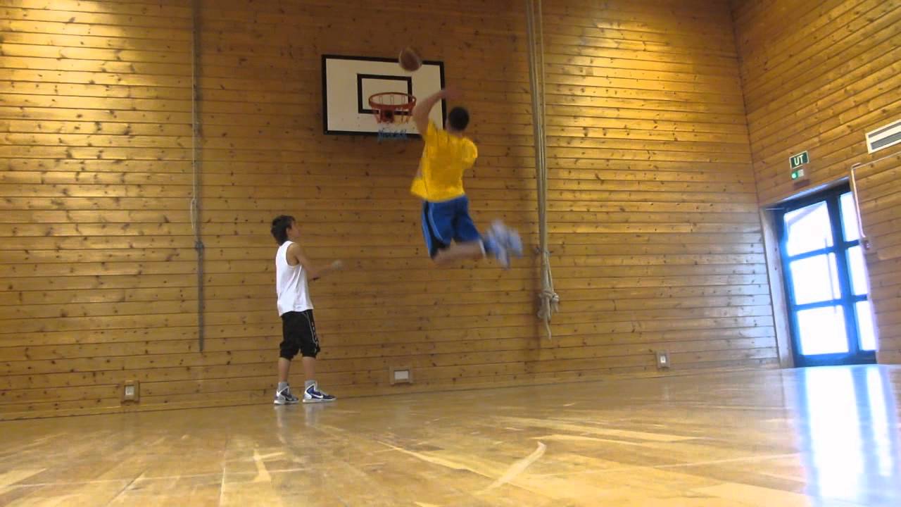 ironmarioo - volleyball dunk - YouTube