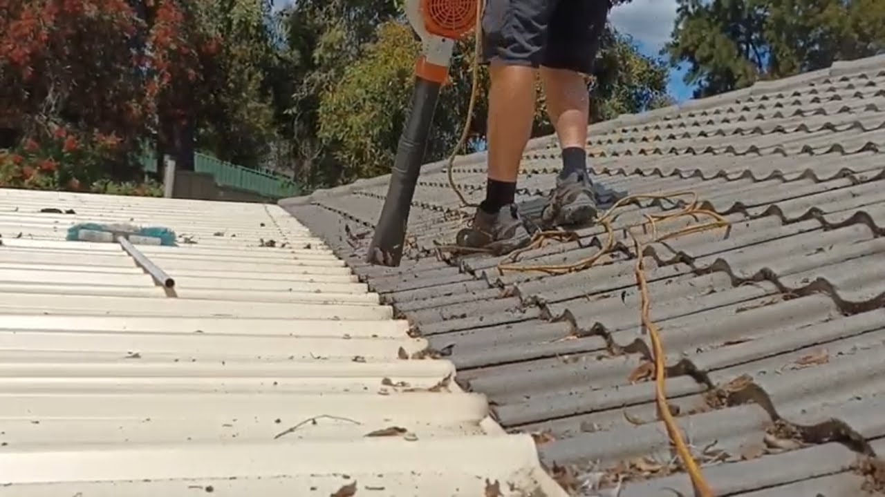 How to clean your gutters the easy way. - YouTube