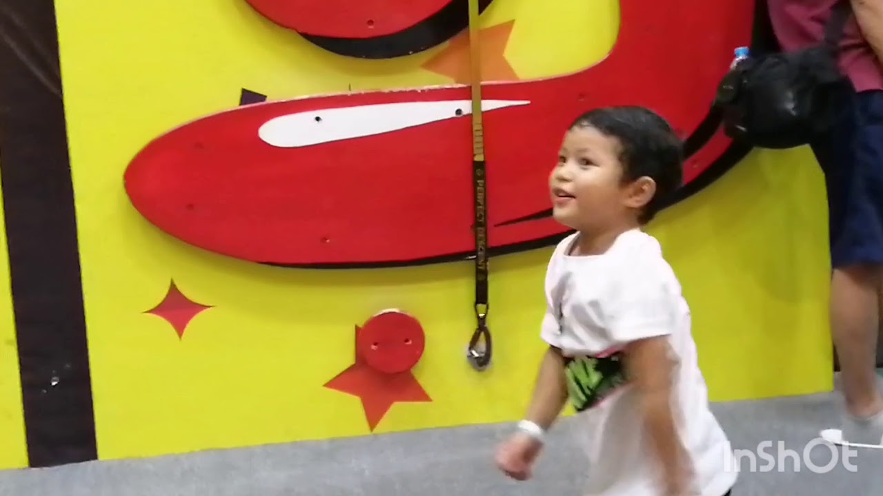 Indoor flying fox for kids in Lollipops Senayan city Jakarta - YouTube