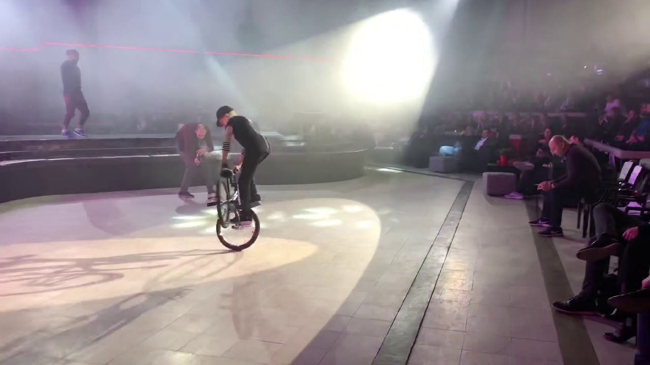 Bmx Flatland show Youtube Pulse event @ Yton music show Athens - YouTube