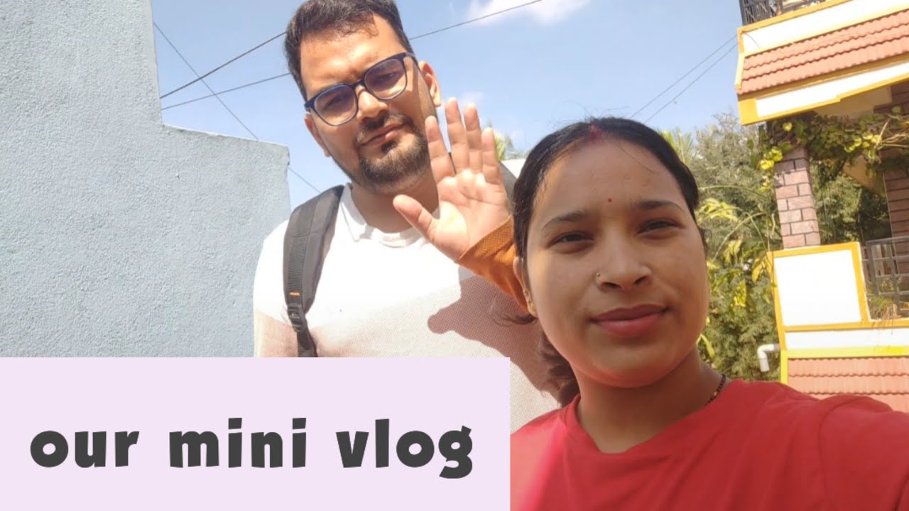 Our first mini vlog 😊|| 2min ka mini vlog😁|||हम दोनों गए triumph के सर्विस centre|| couple vlog ...