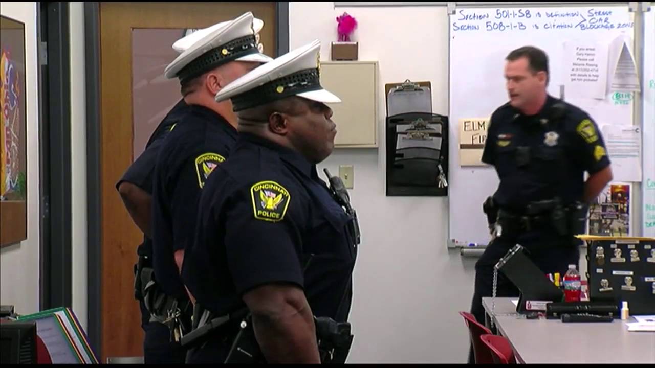 Cincinnati Police roll out new body cameras - YouTube