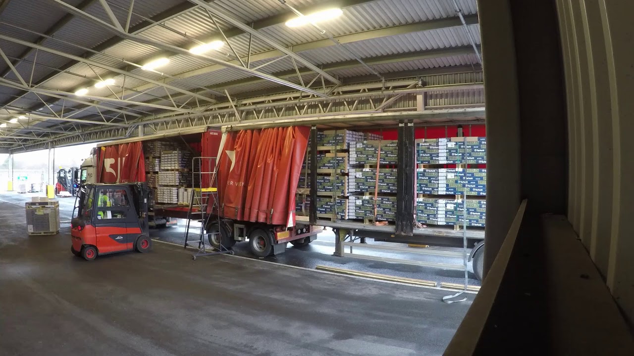 How to load 33 tons on a B-train - YouTube