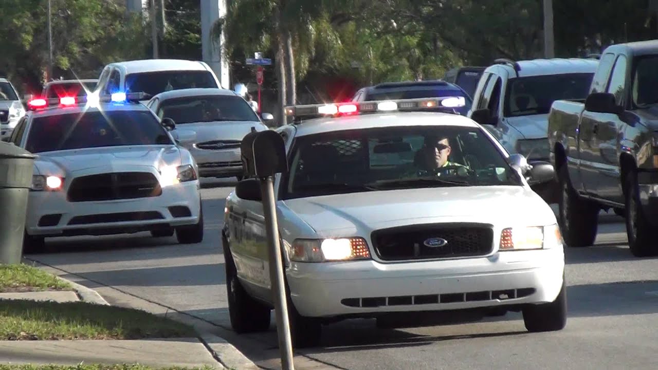 LARGO POLICE CARS LOTS OF LED LIGHTS - YouTube
