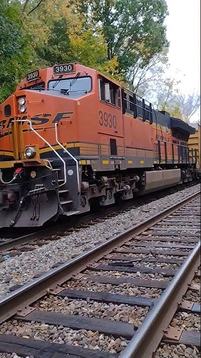 BNSF 3930! - YouTube