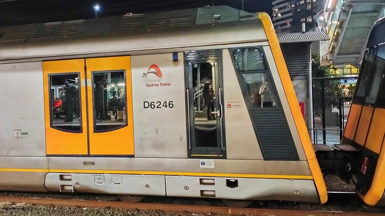 Sydney Trains in action - Night view compilation - YouTube