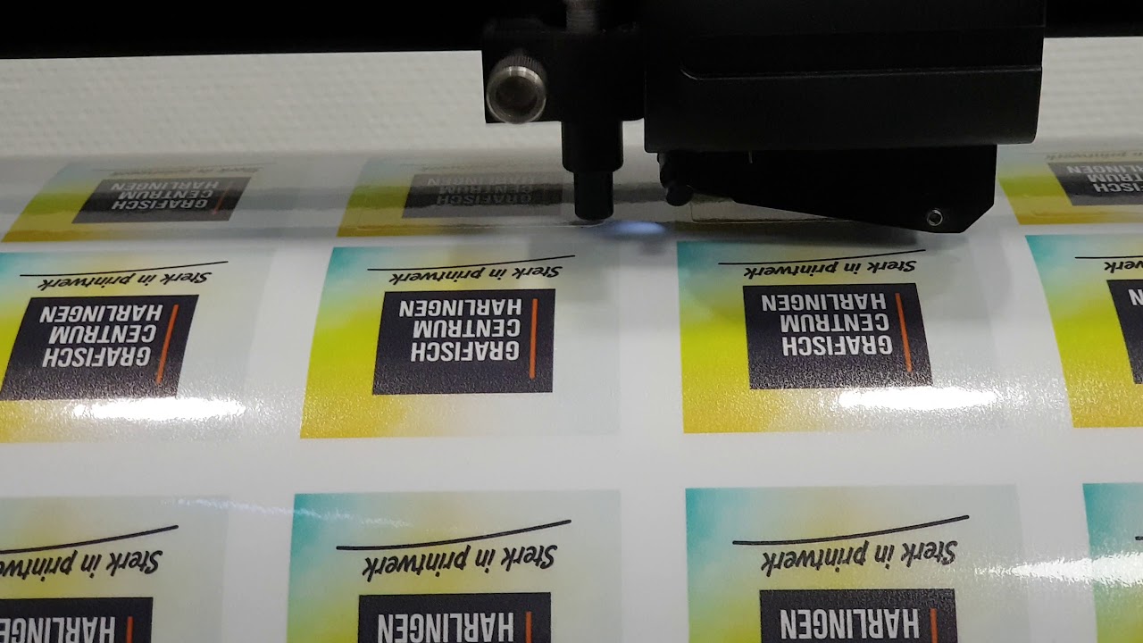 Vinyl cutting - YouTube