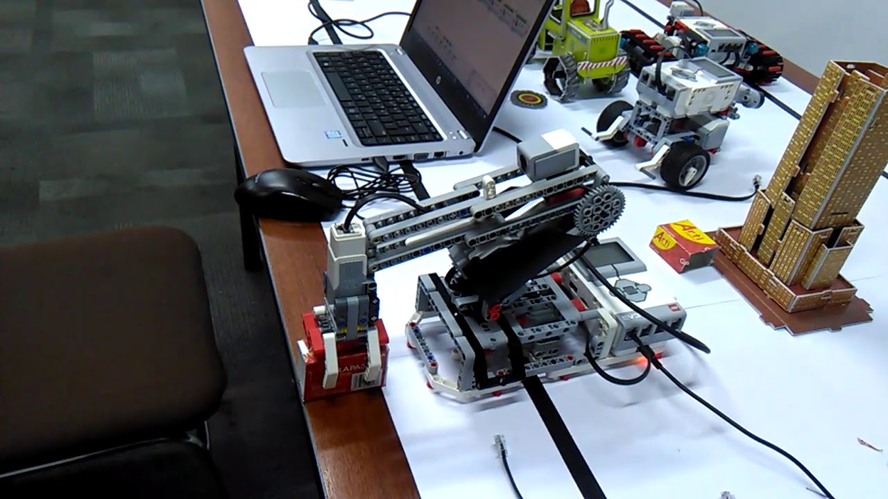 brazo robótico con lego ev3 - YouTube