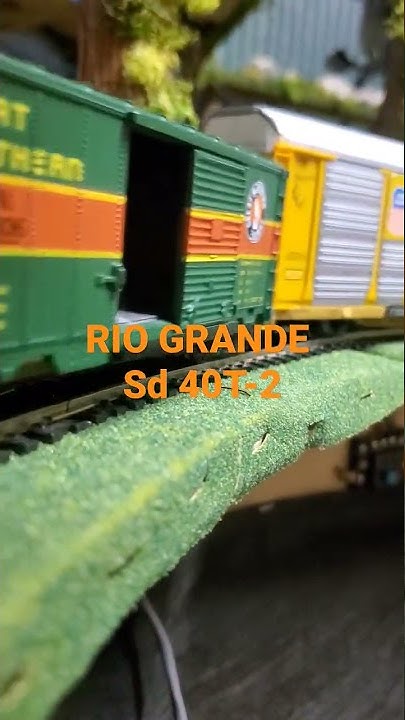 Ho DCC SD 40T-2 - YouTube