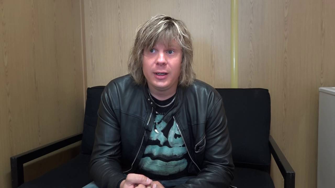 Pontus Engborg från Glenn Hughes på Sweden Rock 2016 - YouTube