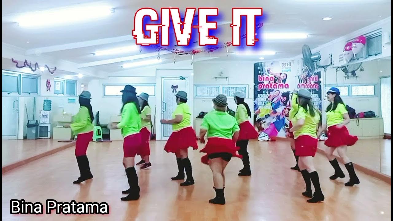 Give It Line Dance || Choreo By Fonna Queentarina (INA, March 2023) - YouTube