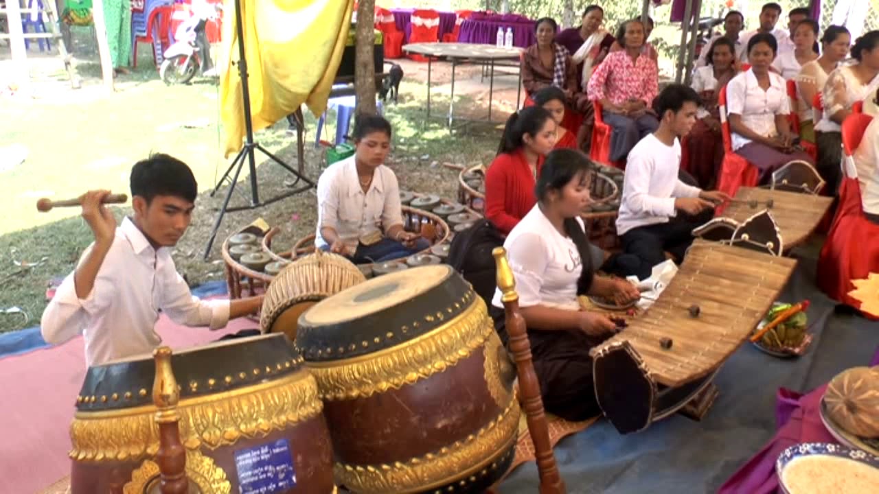 Pleng PinPeat Skor Thom - YouTube