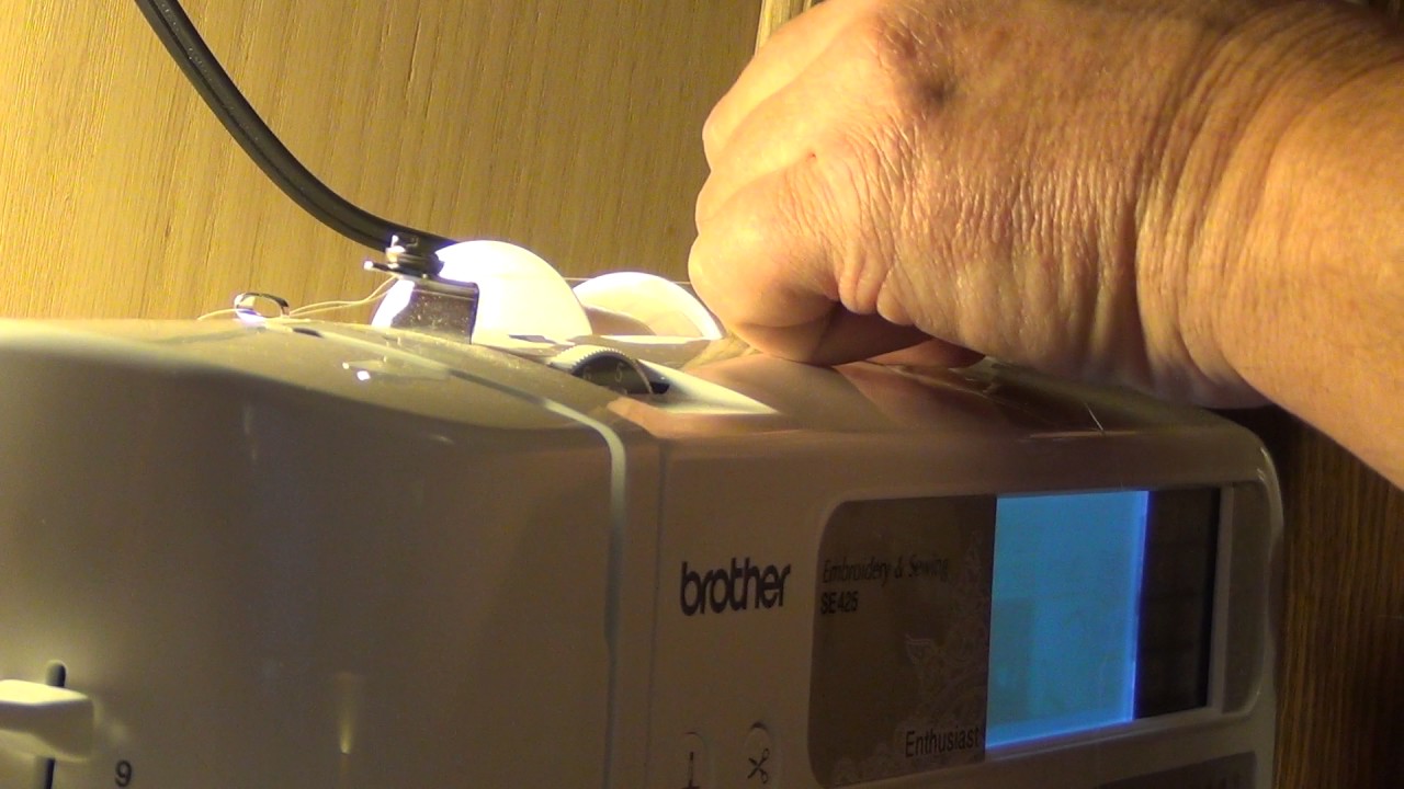 Winding the Bobbin, Brother Embroidery & Sewing SE425 Enthusiast, Ajo ...