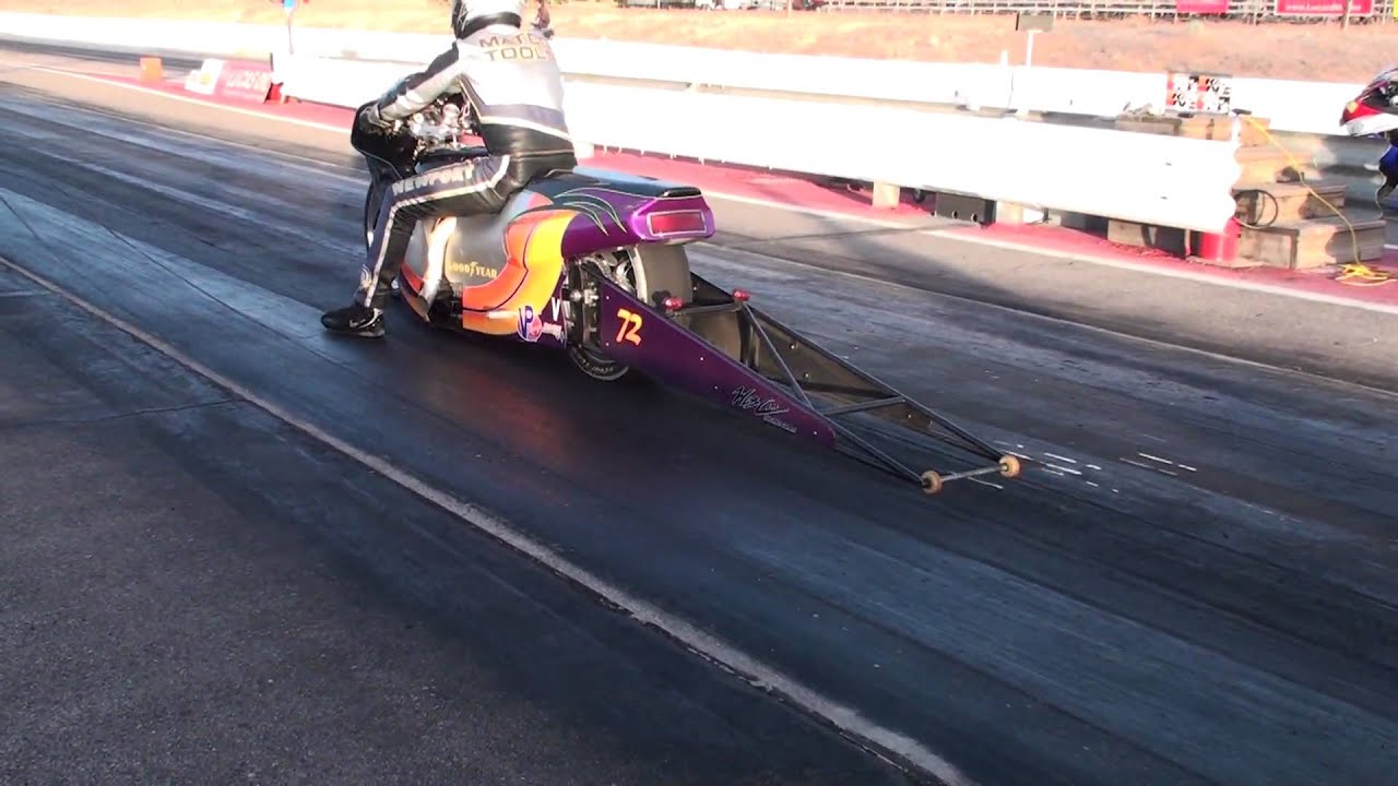 DRAG RACING - YouTube