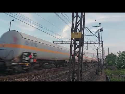 ET22-1106 z Cysternami przelotem przez Kotomierz - YouTube