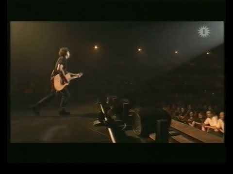Konser dediğin...