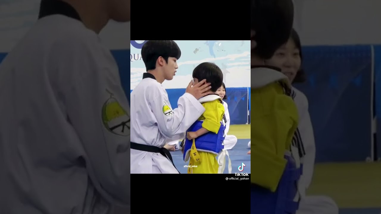 yohan calming down baby rowoon when he is about to cry - YouTube