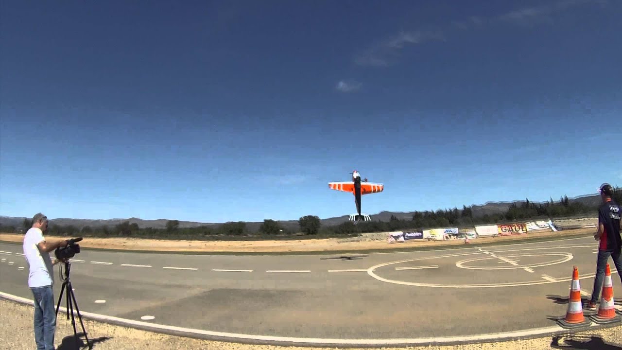 Martin Pickering Extra 330Sc 3DX Valencia 2015 - YouTube