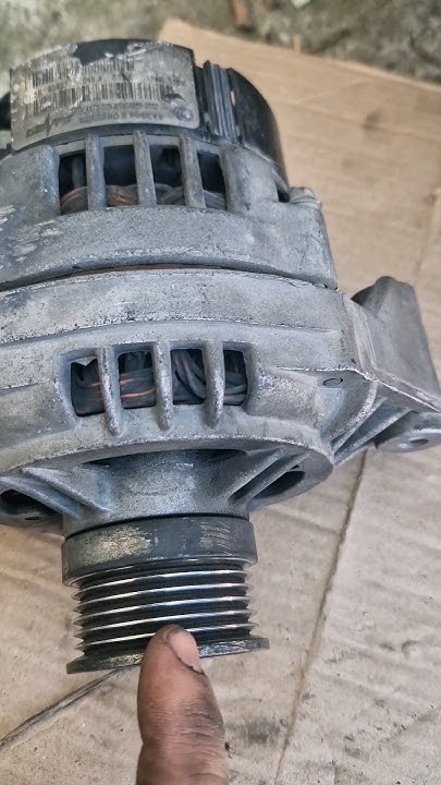 Как снять генератор лада приора с кондиционером.замена подшипников ...