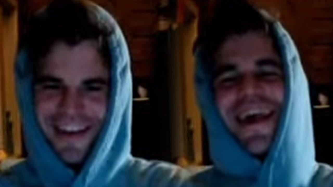 Magnus Carlsen SUDDENLY Starts LAUGHING In the Middle of the Chess Game ...