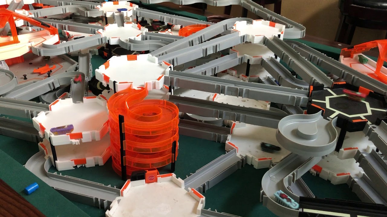 40 HEXBUG Nanos on Big Habitat - YouTube