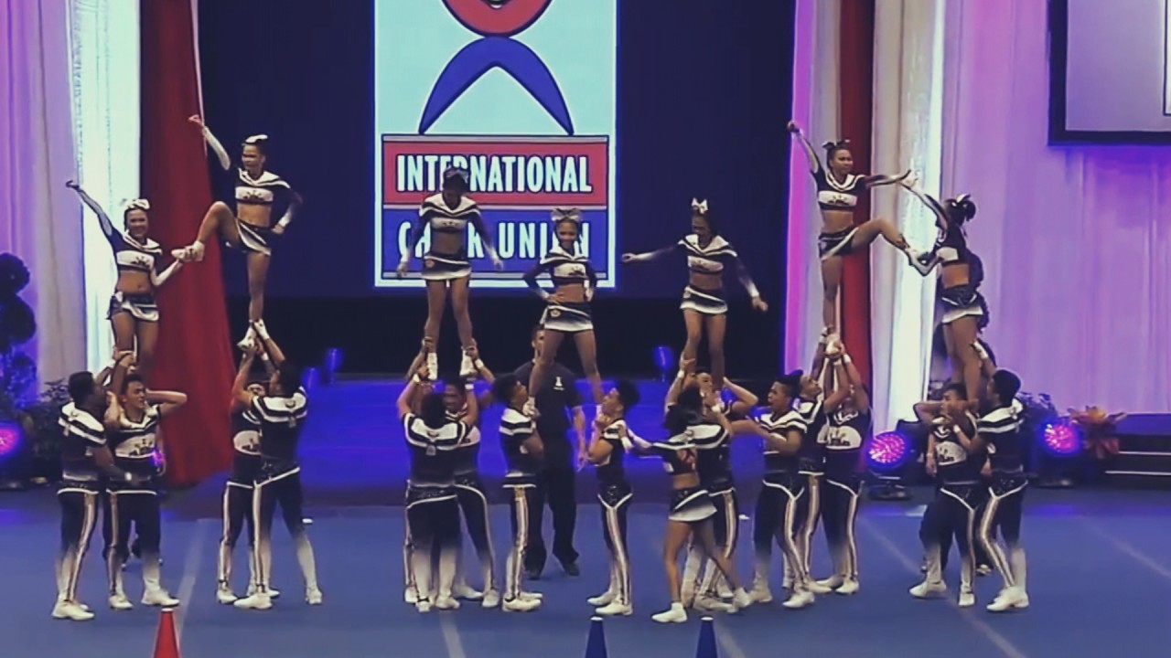 Flashlight (Pitch Perfect 2) Cheer Music - YouTube