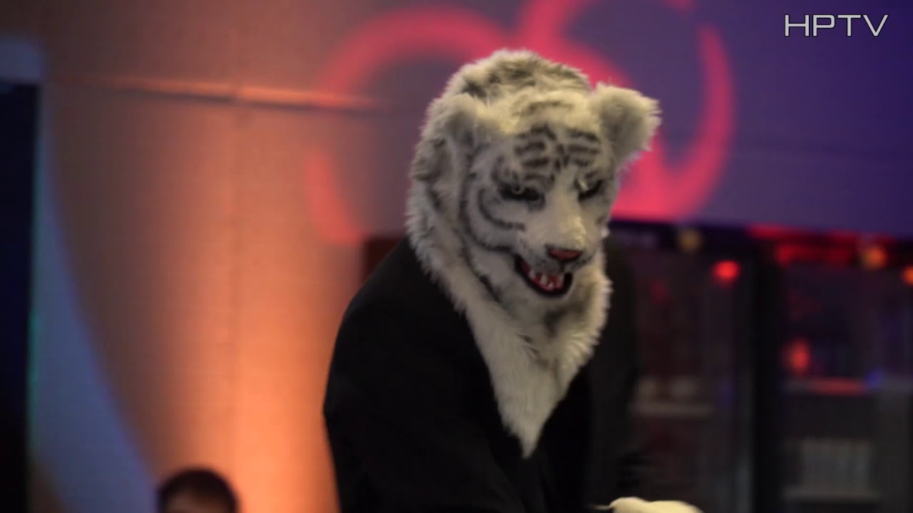 FurDU 2019 Dance Comp 11 Mr Lexi - YouTube