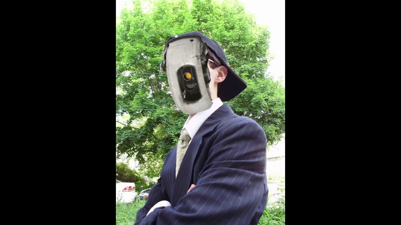 GLaDOS Encounters Famed Webcomic Artist Andrew Hussie - YouTube