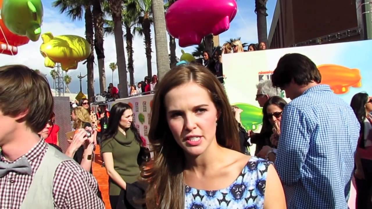 Avan Jogia Et Zoey Deutch