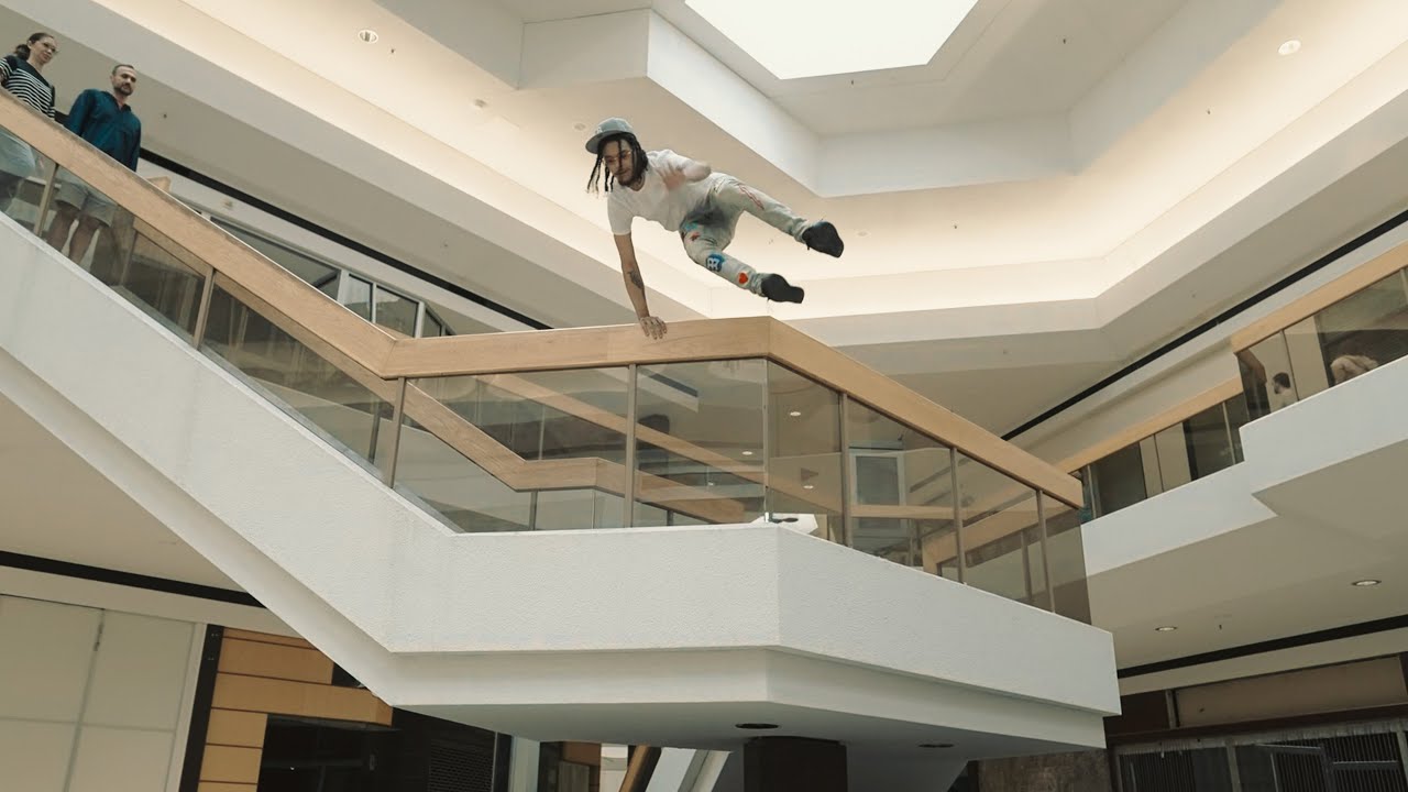 Oso Crazy - Lakeside Mall - YouTube