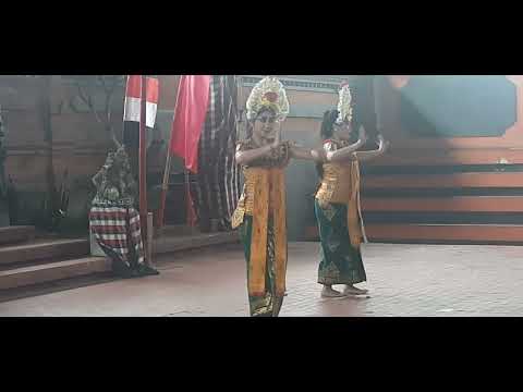 "Tari Barong dan Kecak: Cerita Mistis dalam Seni Budaya Bali - YouTube