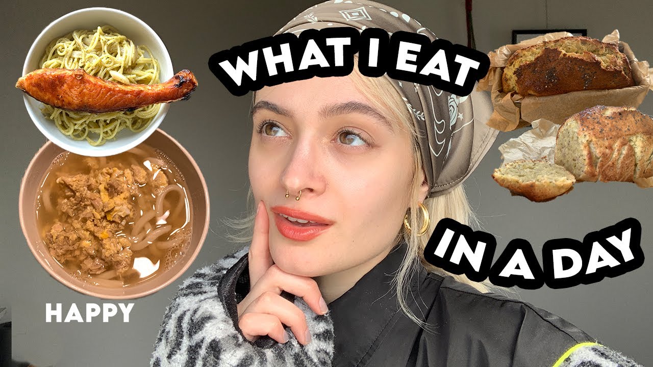 WHAT I EAT IN A DAY // easy meals and to be happy - YouTube