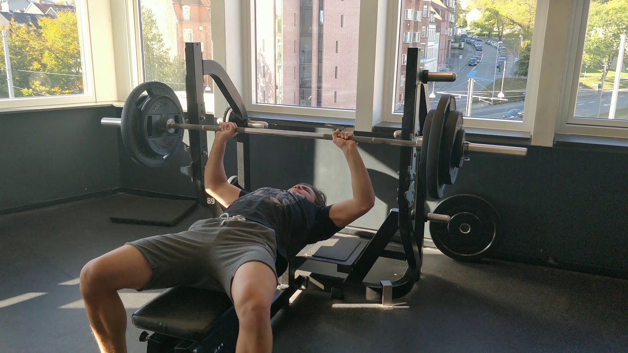 102,5 KG BENCH NEW 1 rep max. Next goal 105 - YouTube