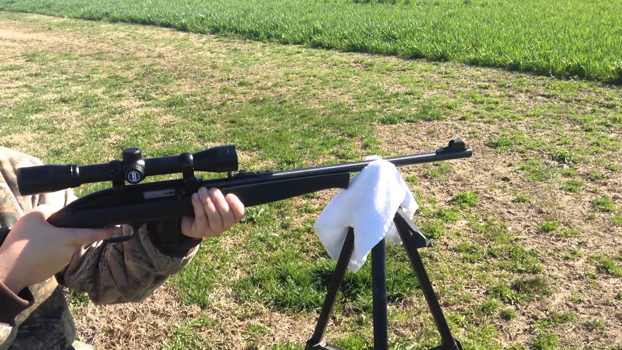 Shooting a Mossberg .22 Rifle - YouTube